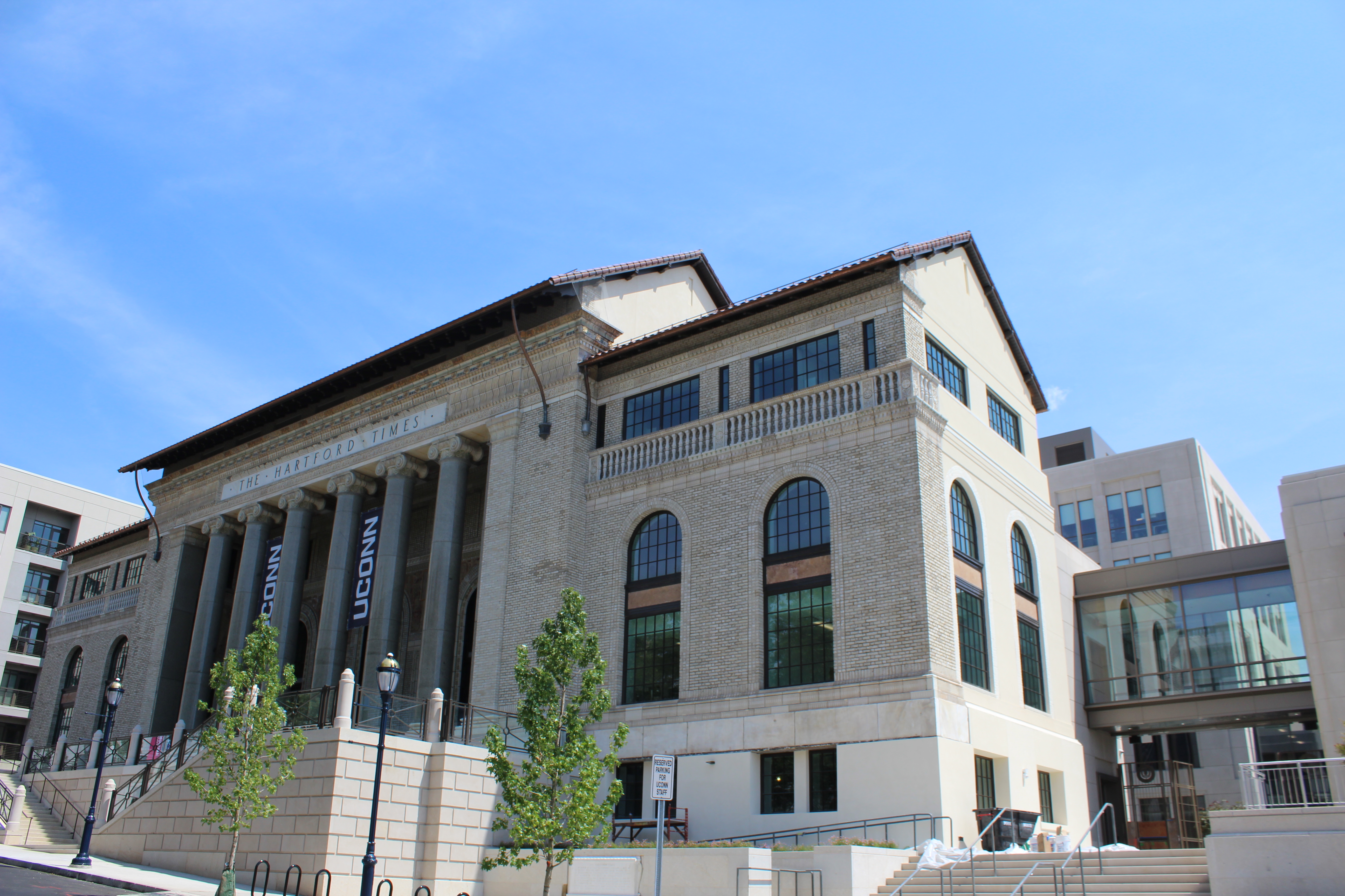 7 Historic Window Replacement Tips for Buildings